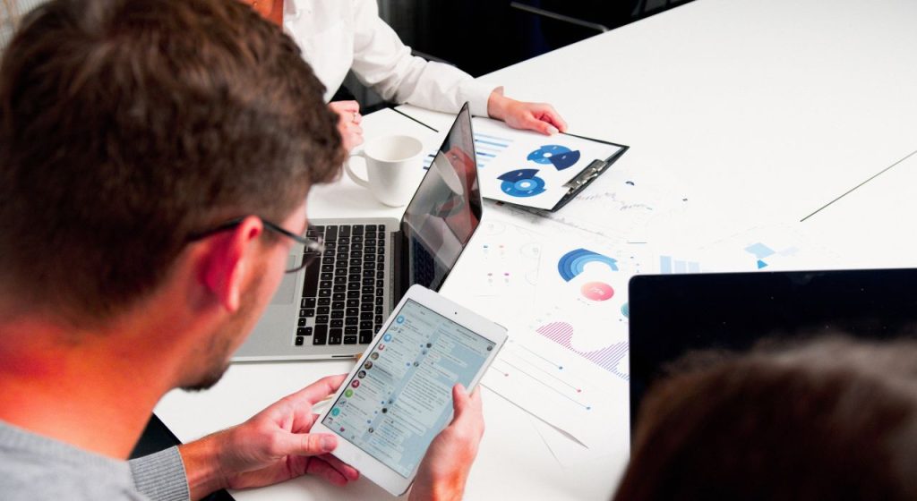Financial Media Buying: A Strategic Playbook for Savvy Brands ...